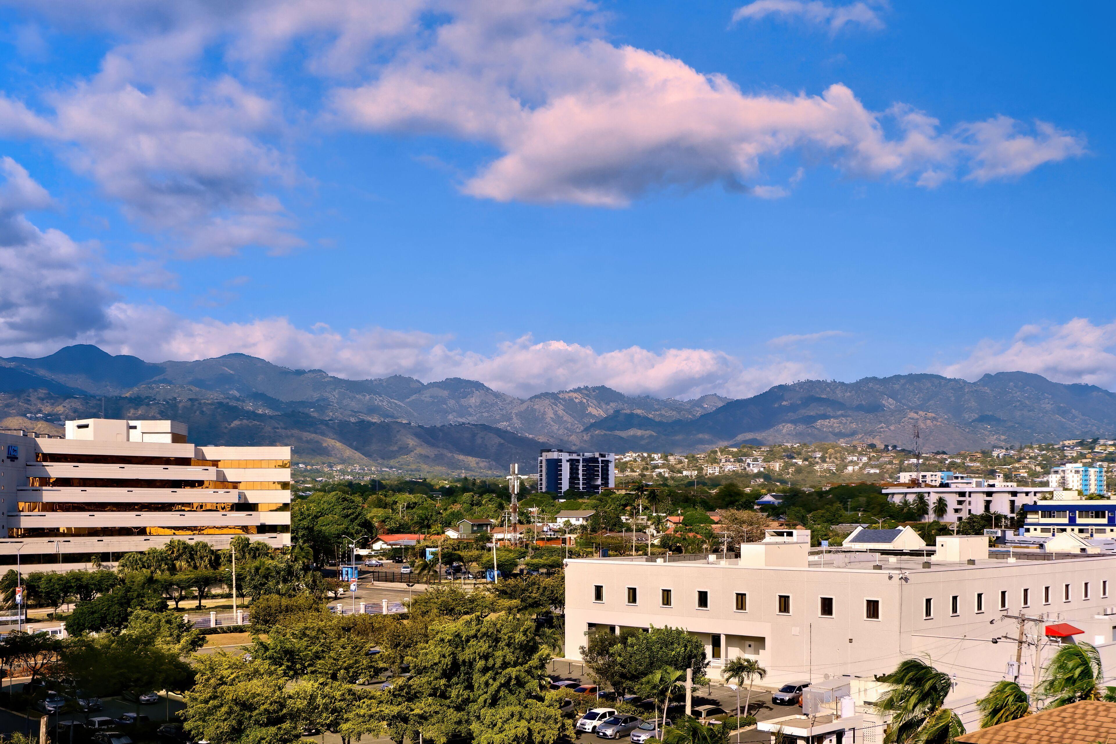 R HOTEL KINGSTON - BOOK MODERN ACCOMMODATION IN THE HEART OF KINGSTON